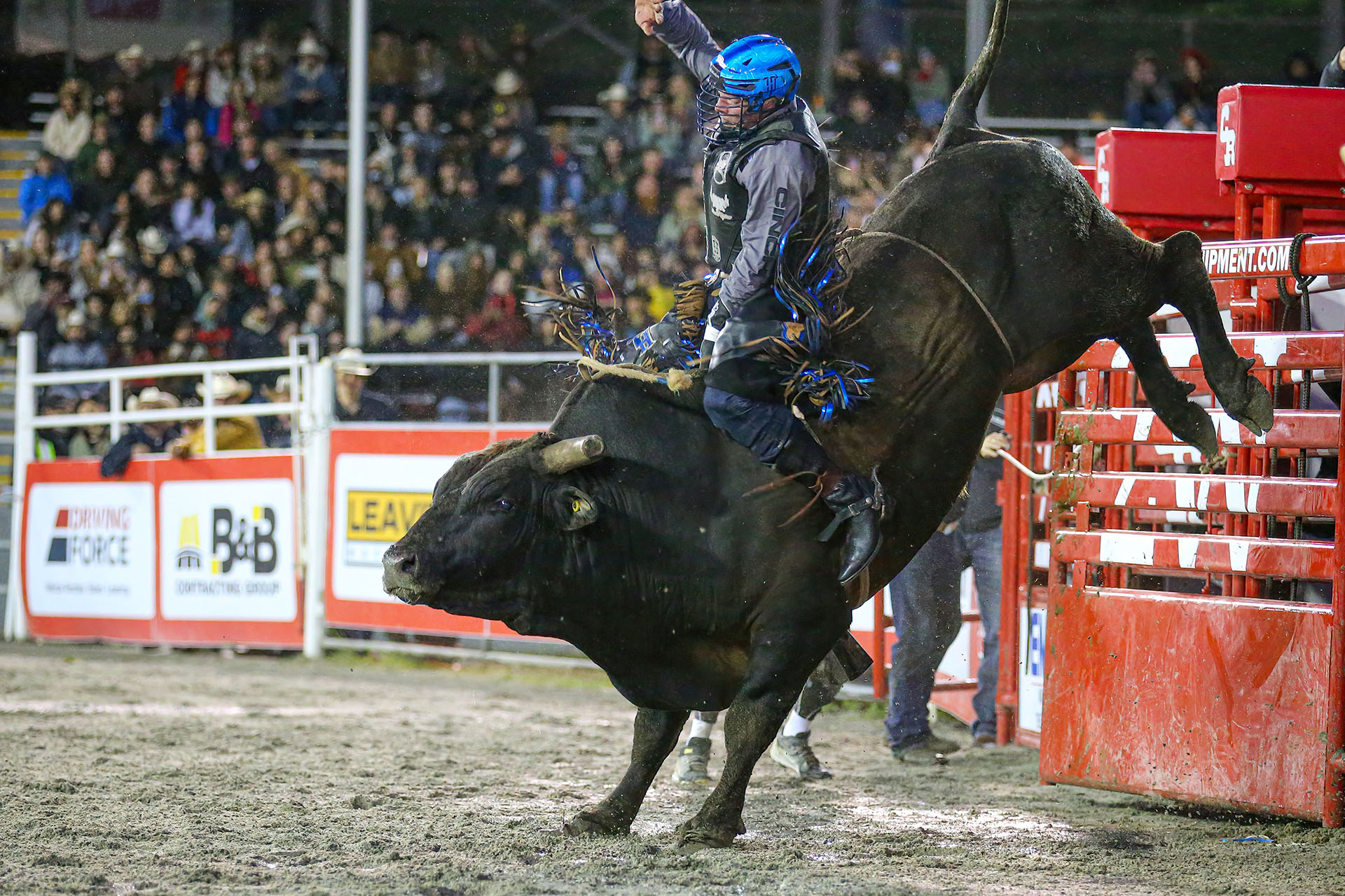 Standout Performances Headline Pool B, Go-Round One Under the Lights ...